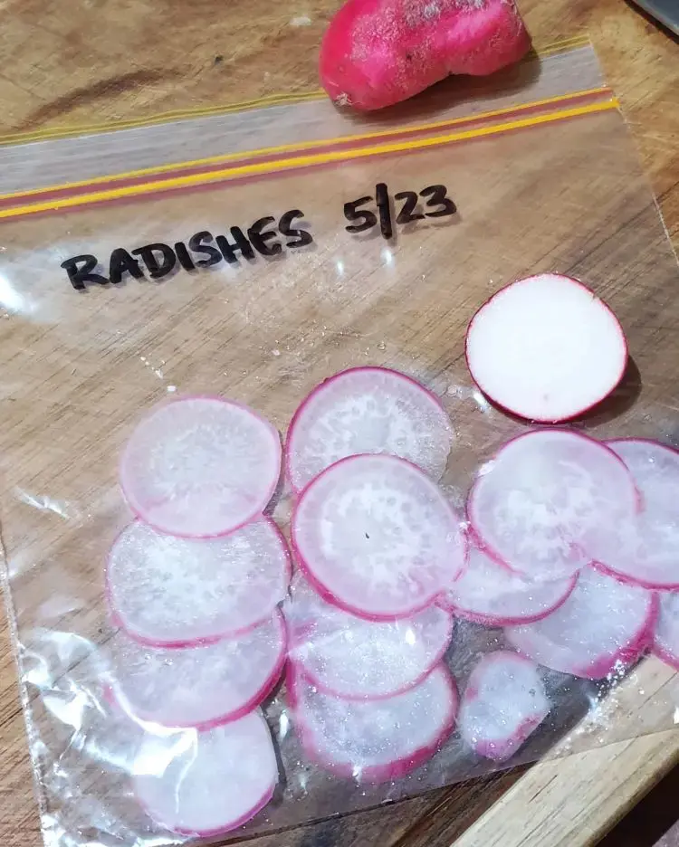 How to Store Radishes to Keep Them Crisp